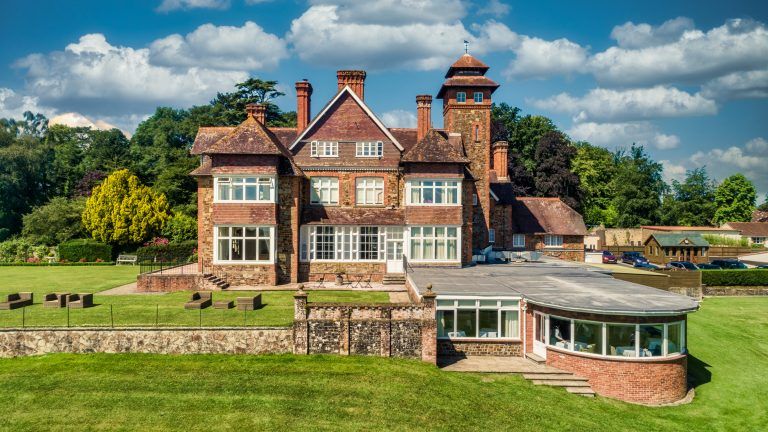 The Mole Resort, North Devon - Crisp White Sheets